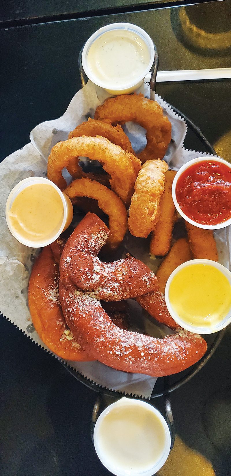 Dishing at The Carolina Tavern | Lowcountry Weekly