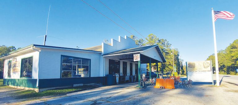 They Don't Monkey Around at Harold's Country Club | Lowcountry Weekly